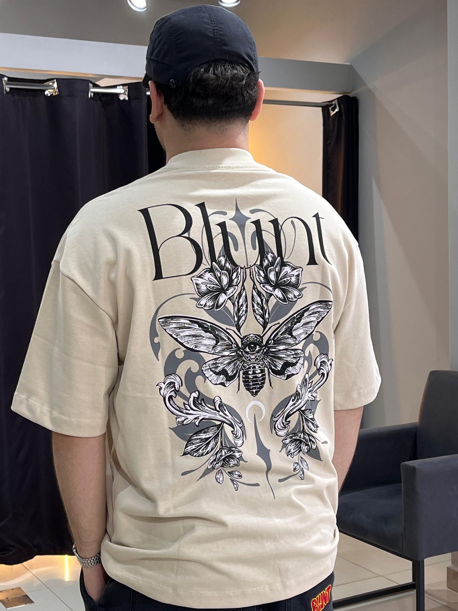 Camiseta Oversized Blunt Nocturna Bege - Loja Loko